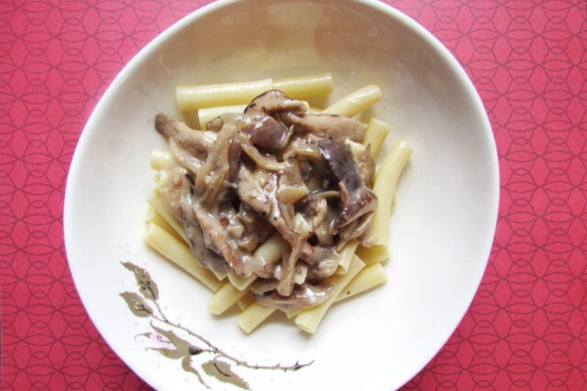 Shiitake Cream Pasta [Vegan] – One Green Planet