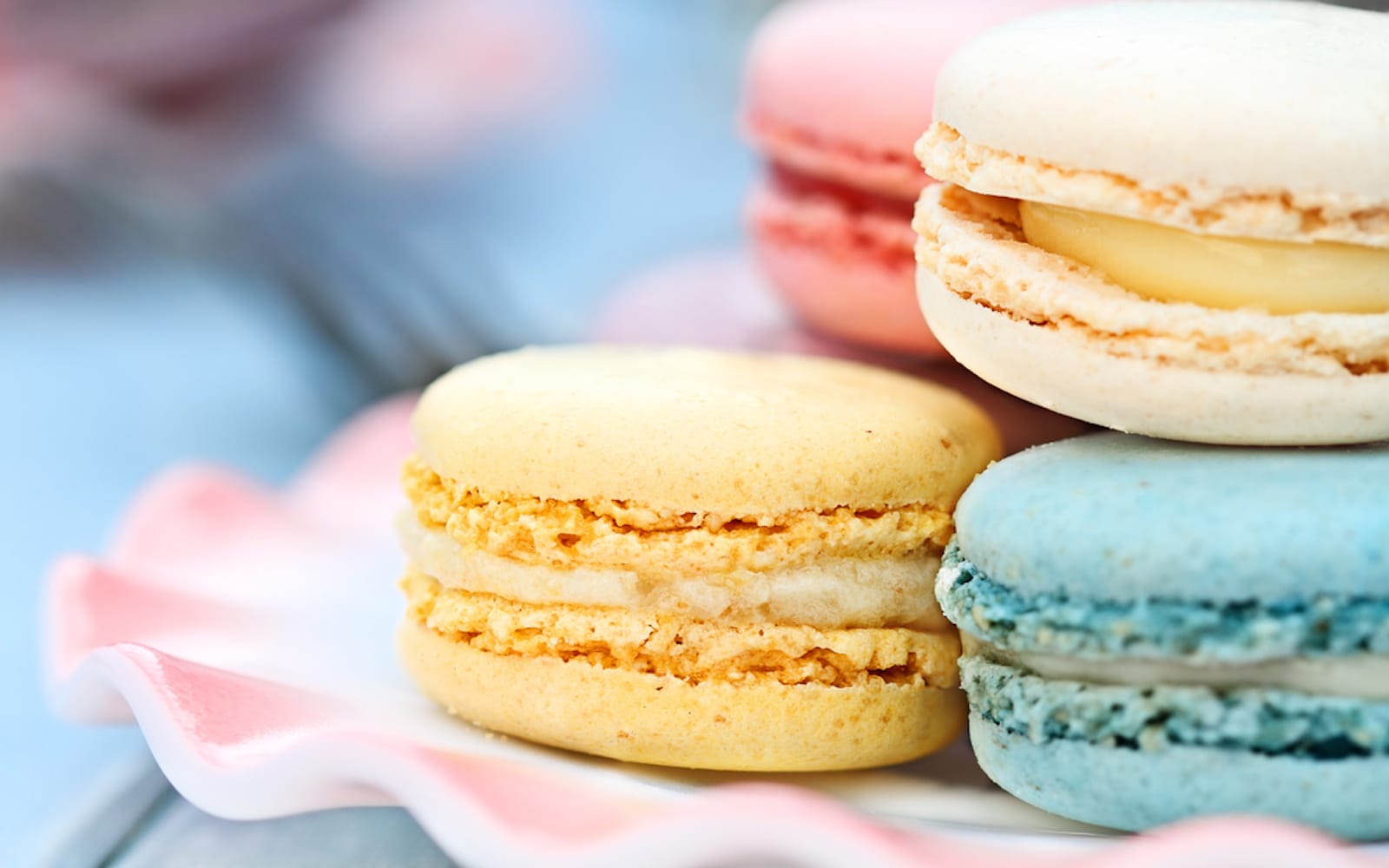 The Difference Between A Macaroon and A Macaron! – One Green Planet