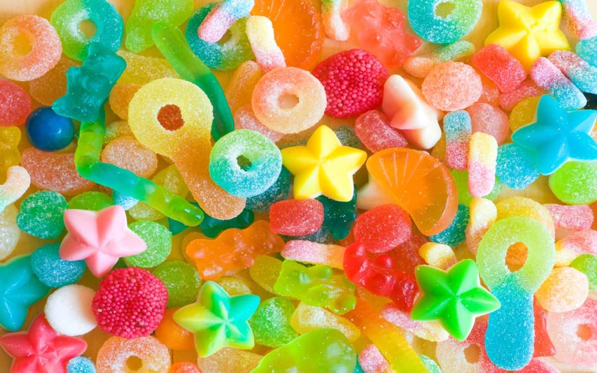 10 Deliciously Fruity And Chewy Gelatin-Free Gummy Snacks! - One Green ...
