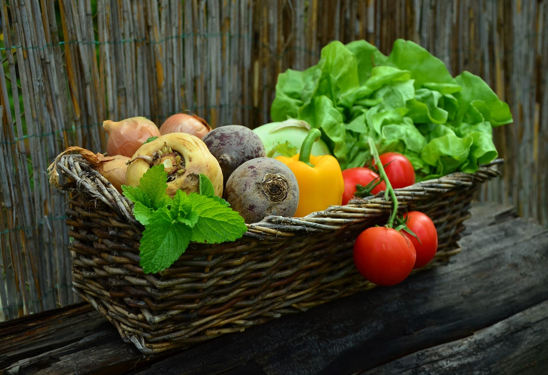 Home Grown Vegetables And Fruits Top Easy To Grow Fruit & Veg