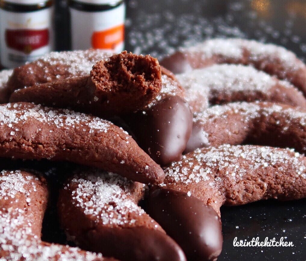 Chocolate Crescent Cookies with Essential Oils [Vegan] – One Green Planet